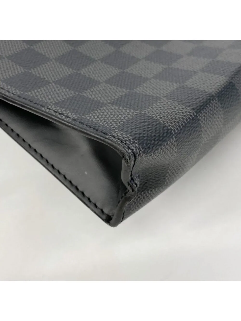 Louis Vuitton | Bags | Louis Vuitton Clutch Damier Graphite Pochette ...